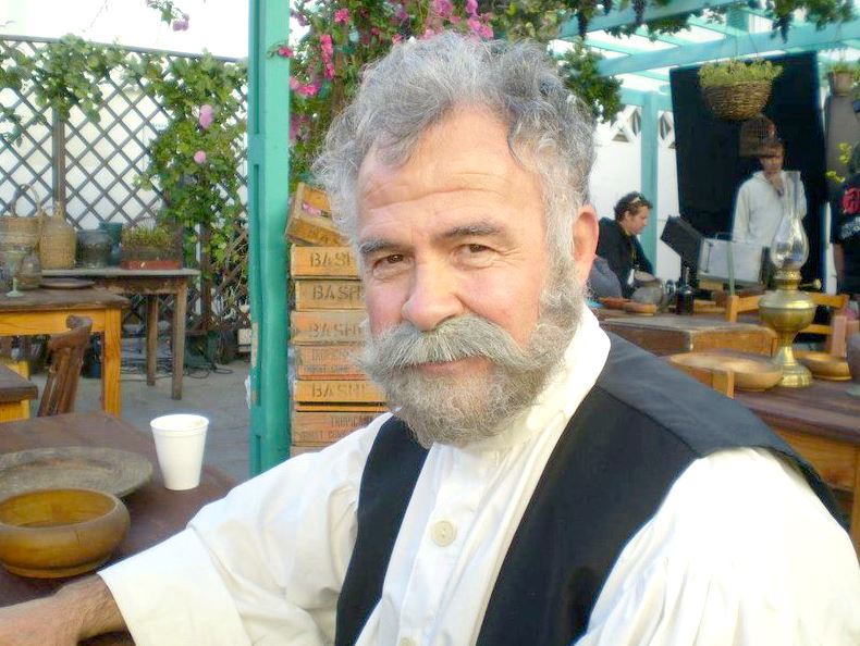 Nikolla Llambro: Filmat para ’90-ës janë pasuri kombëtare dhe duhen ...