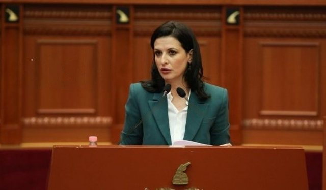 Ndryshimet në ligjin për studentët e mjekësisë, Etilda Gjonaj ...